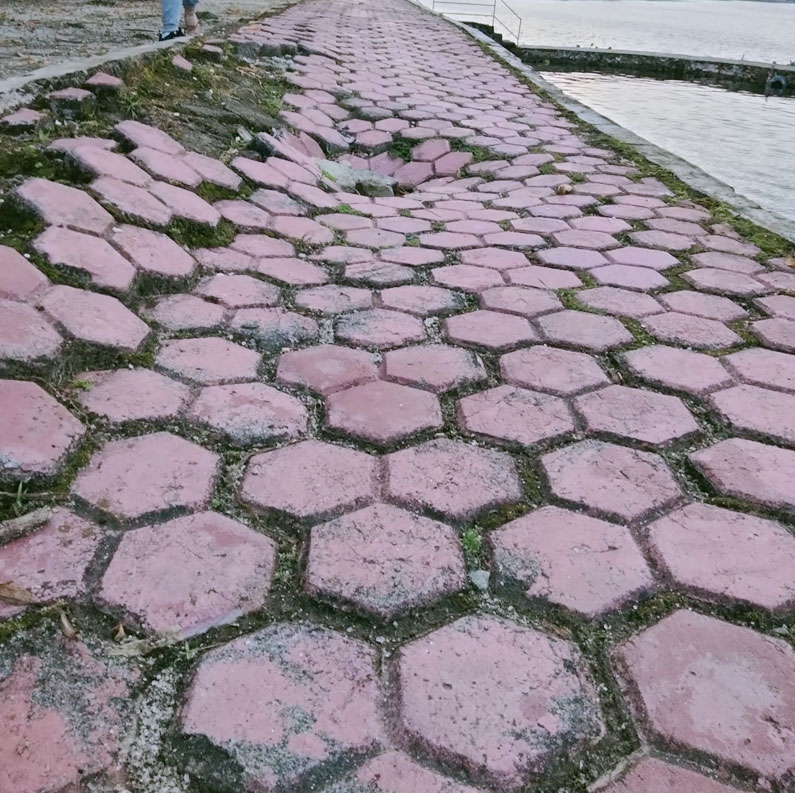 Paving Block yang Rusak/Amblas - Pelita Utama Alam Semesta - PT. Pelita ...